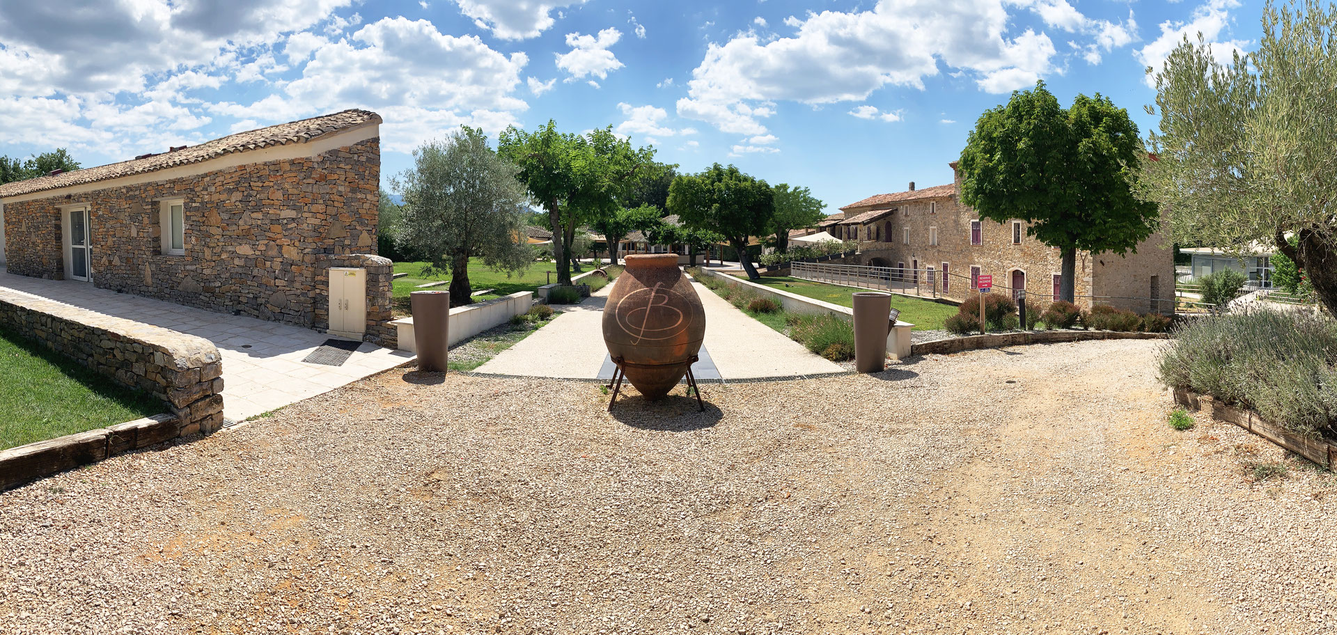 Repas et cabaret - Village de Simiane-Collongue